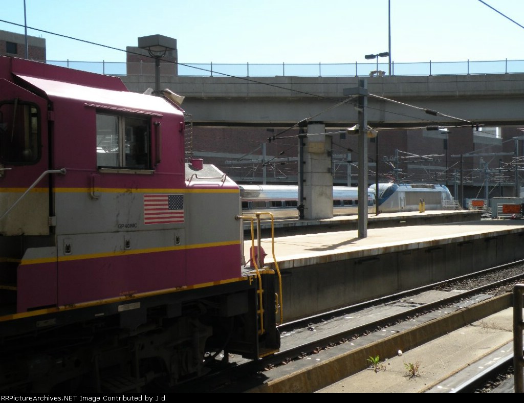 MBTA 1131 Amtrak 660